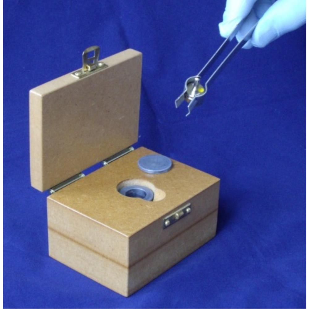 Radioactive Source Handling To | PY1024 | SE